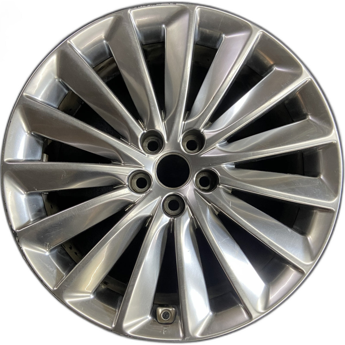 19" EQUUS 14-16 , 19x8 Original OEM Wheel Rim — OEM WHEEL SHOP