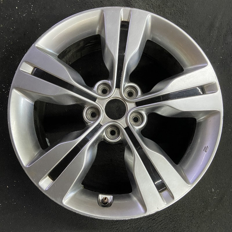 18" VELOSTER 12-15 18x7.5 w/body color accents Original OEM Wheel Rim ...
